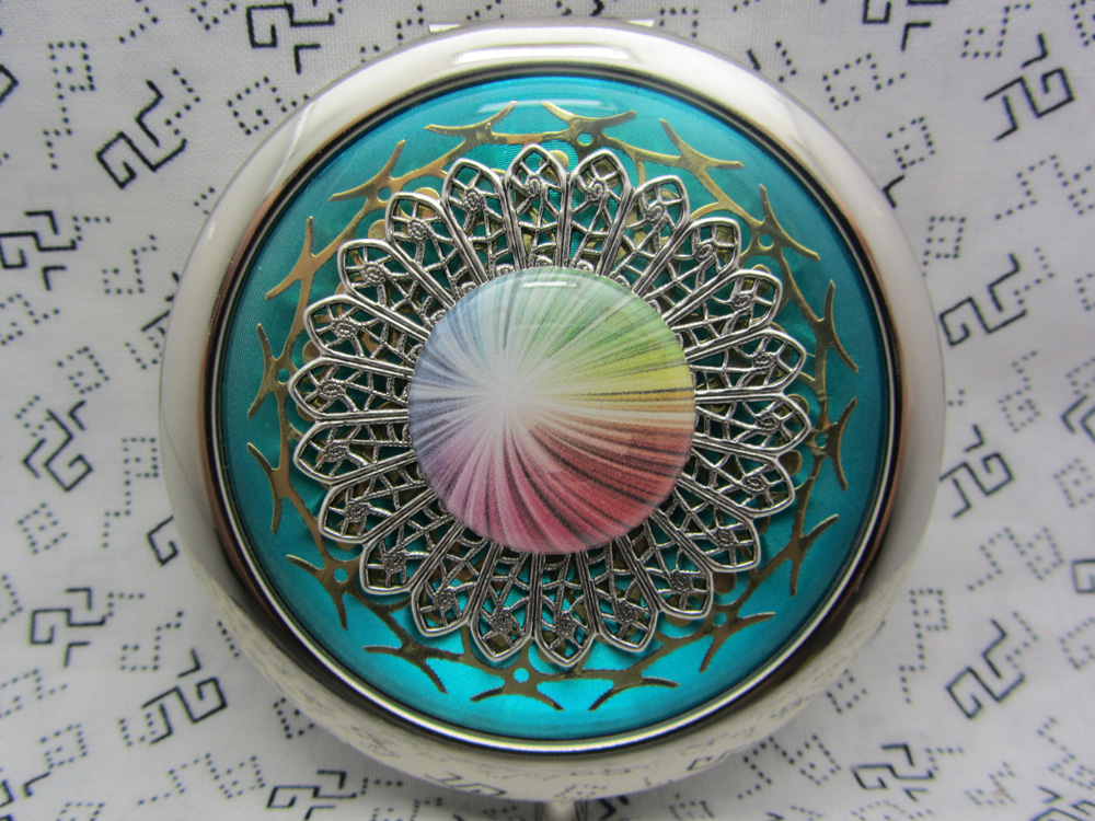 Compact Mirror Rainbow on Luulla