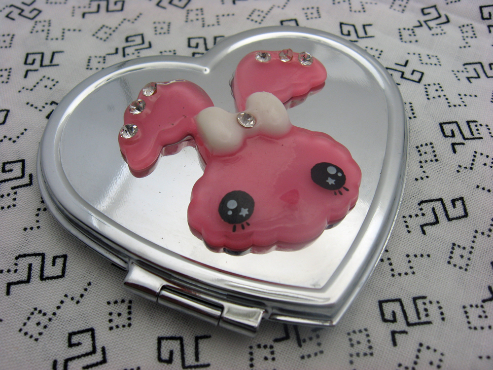 Funny Bunny Compact Mirror on Luulla